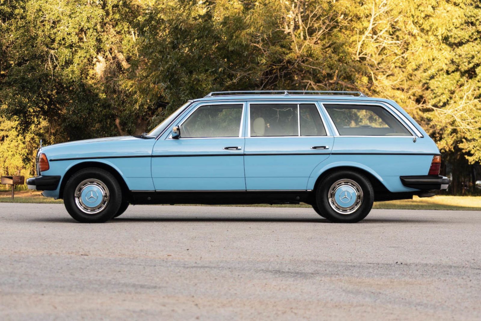 Mercedes-Benz 300TD W123 Station Wagon - The Best German Daily Driver ...