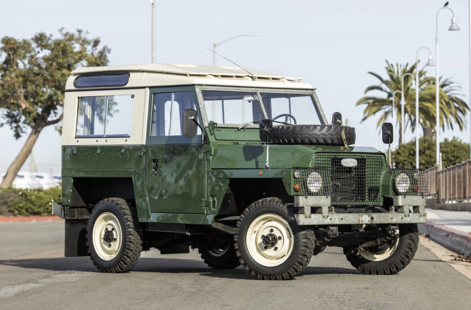 Land Rover Series III Lightweight - An Unusual Helicopter-Deployed ...
