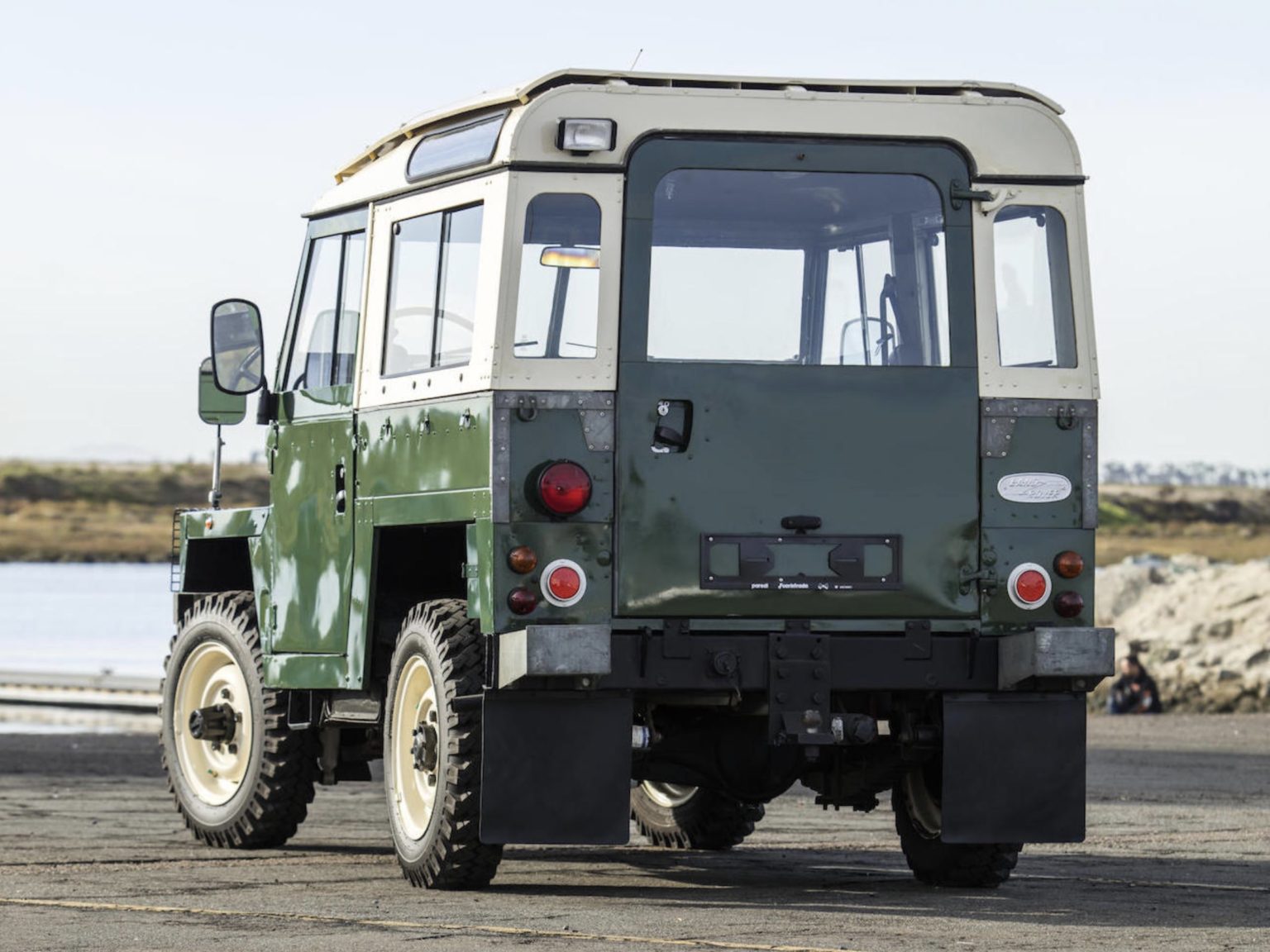Land Rover Series III Lightweight - An Unusual Helicopter-Deployed ...