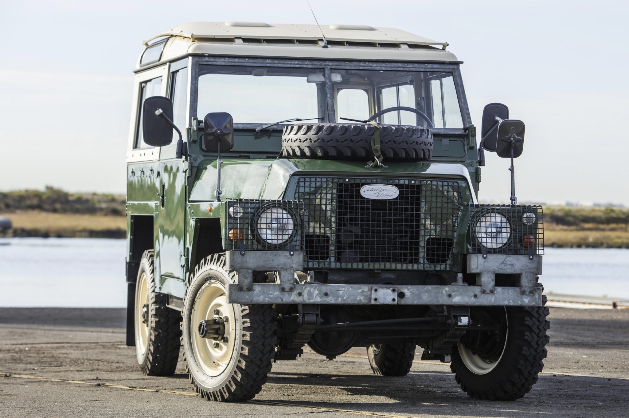 Land Rover Series III Lightweight - An Unusual Helicopter-Deployed ...