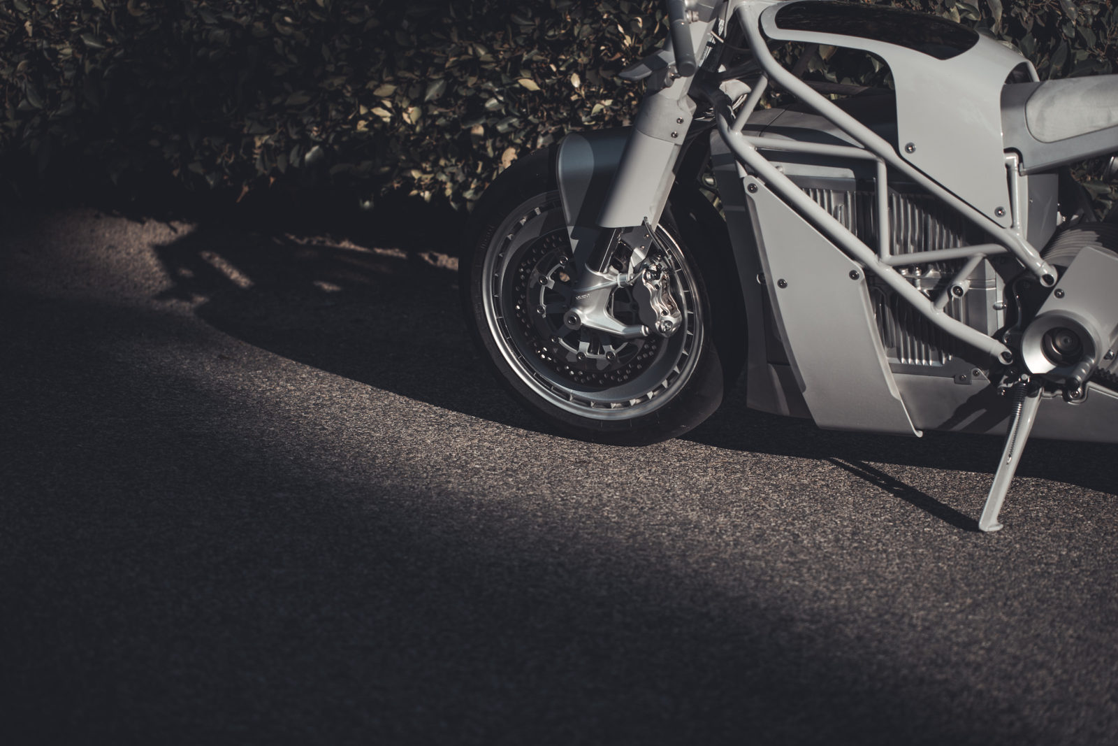 The ZERO XP - A Futuristic Custom Electric Motorcycle by Untitled ...