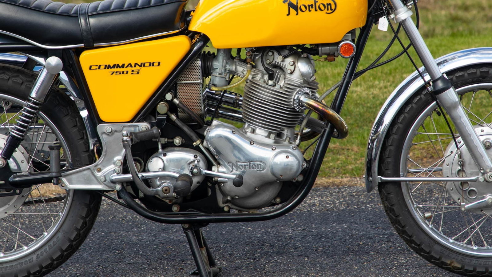 The Norton Commando 750 S - A British Superbike Icon