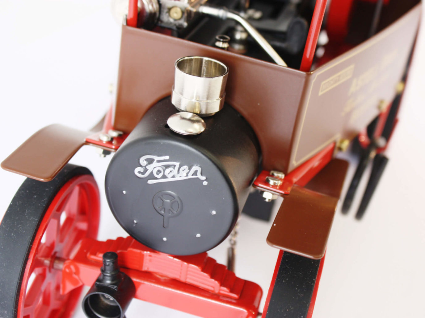 The Wilesco Mighty Atom - A Fully Functioning Steam Traction Engine