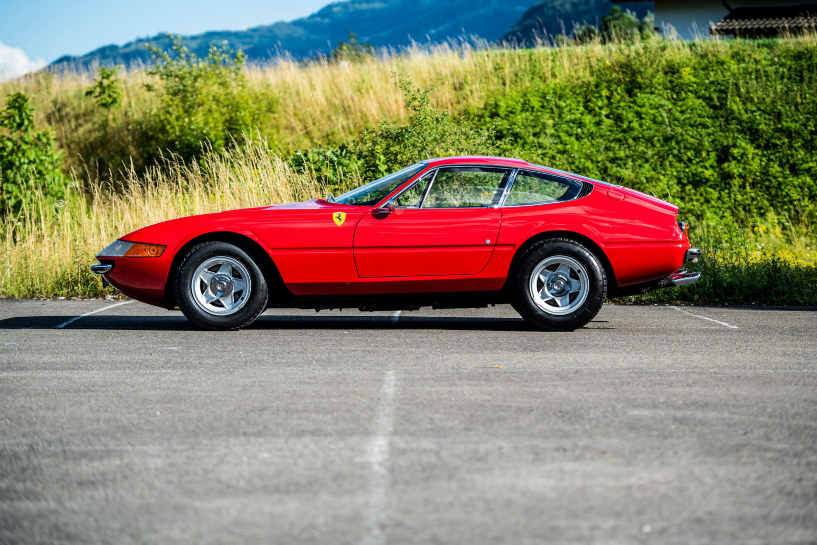 The Ferrari 365 GTB/4 Daytona - The World's Fastest Production Car In 1968