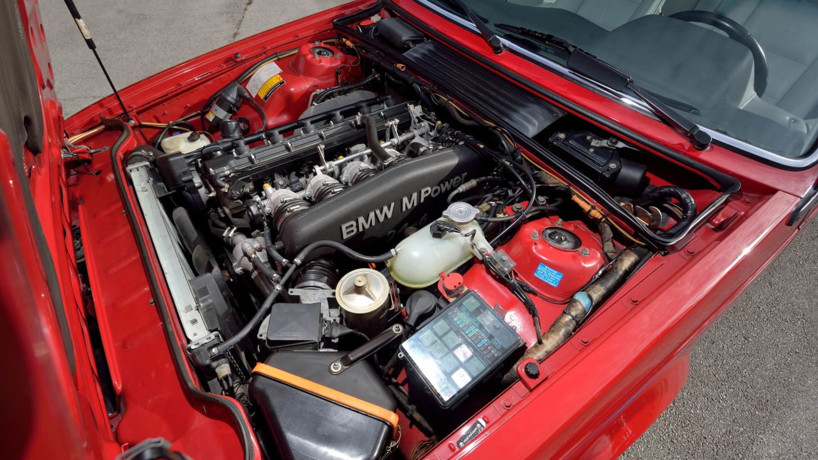The Original BMW M6 - A Naturally-Aspirated Bavarian Muscle Car