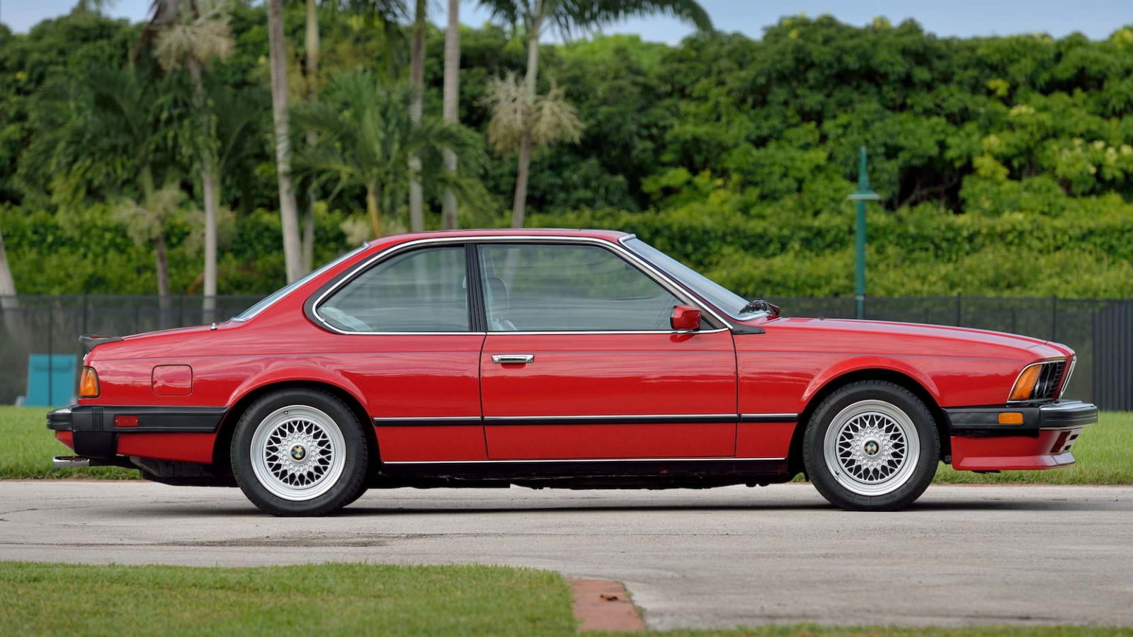 The Original BMW M6 - A Naturally-Aspirated Bavarian Muscle Car
