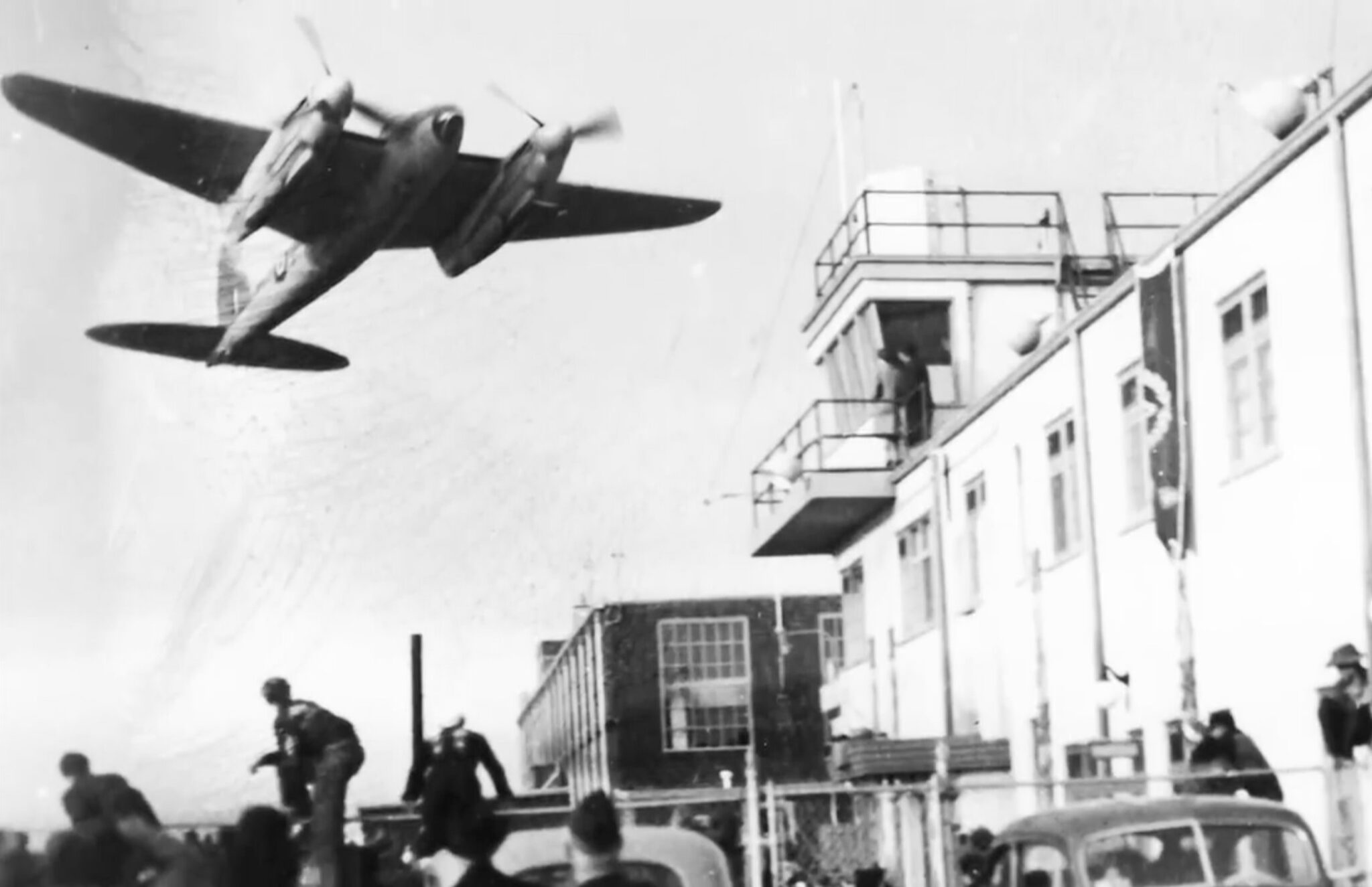 Documentary: The Revival Of A De Havilland Mosquito