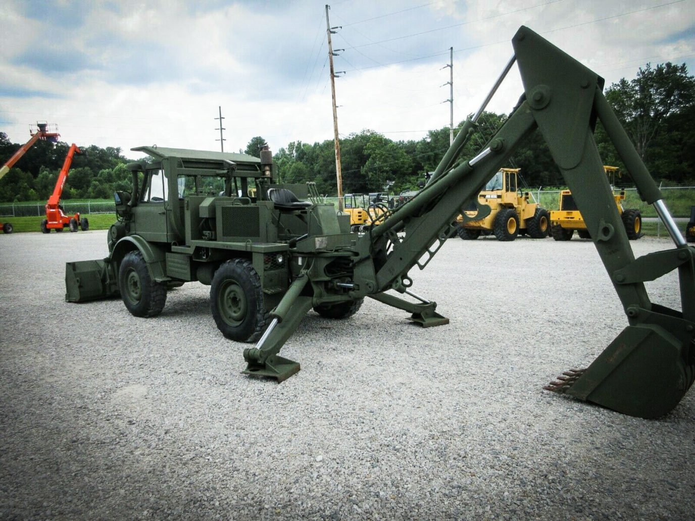 Ex-US Military Unimog 419 Freightliner Earthmover - $25,999 USD