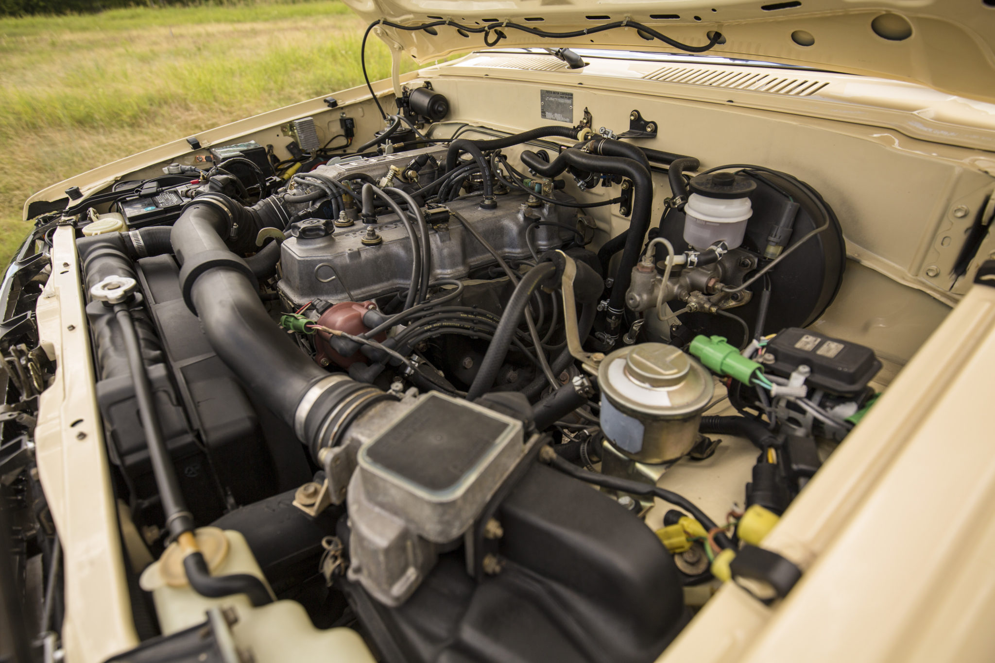 The Fourth-Generation Toyota 4×4 Pickup - The Indestructible Hilux