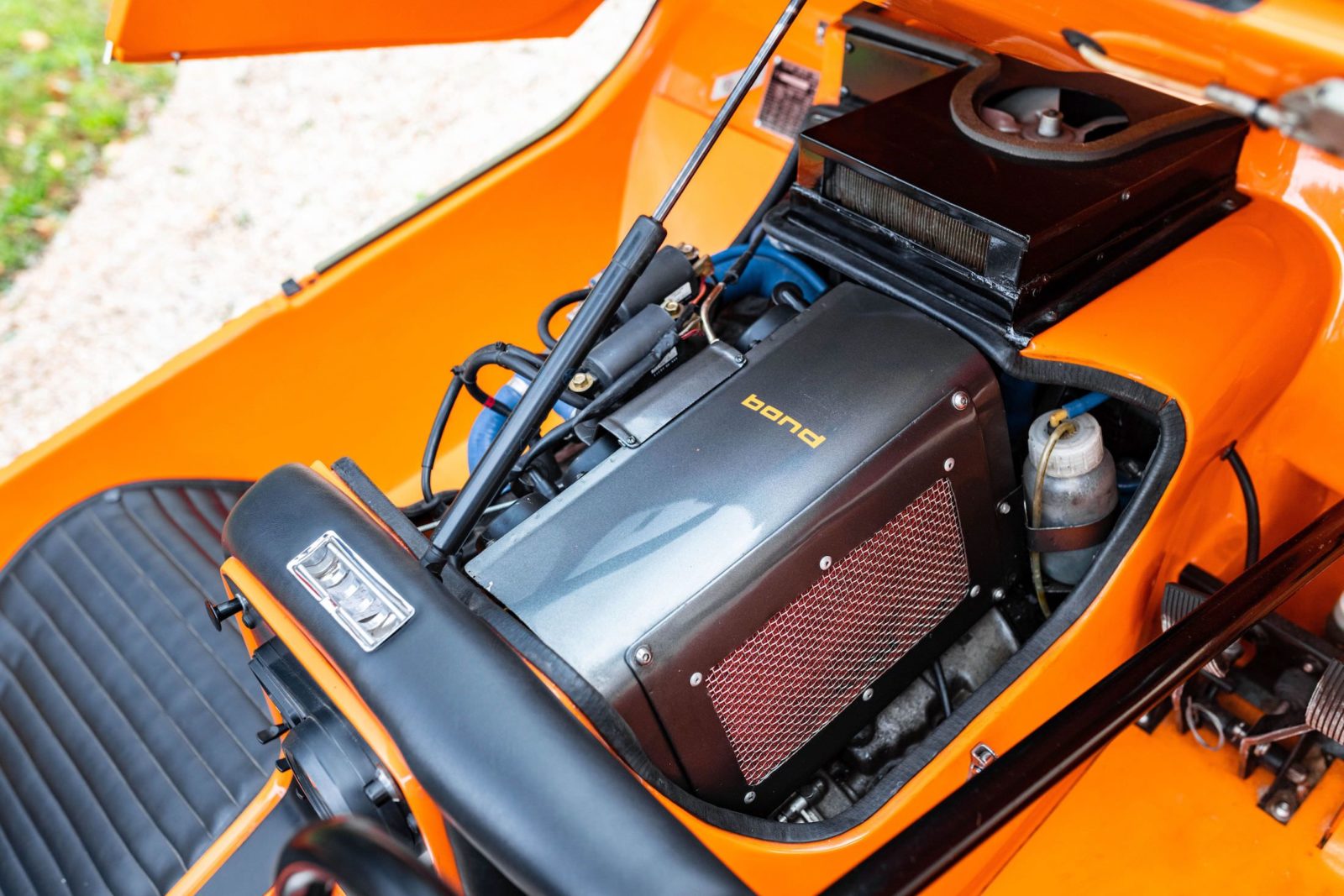 The Super Bond Bug – A 150 bhp Superbike-Powered Three-Wheeler