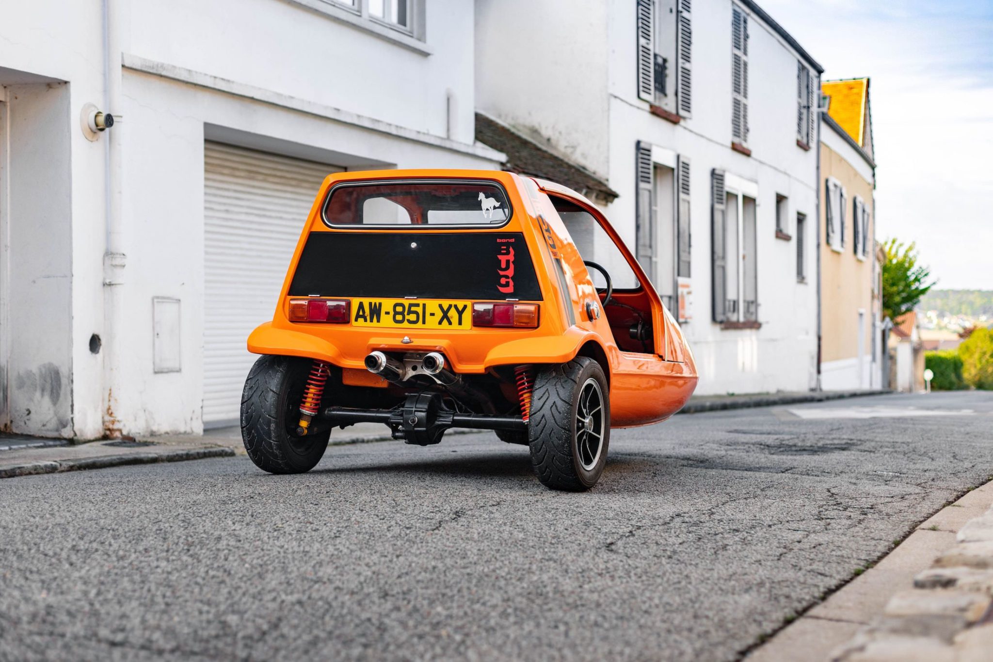 The Super Bond Bug – A 150 bhp Superbike-Powered Three-Wheeler