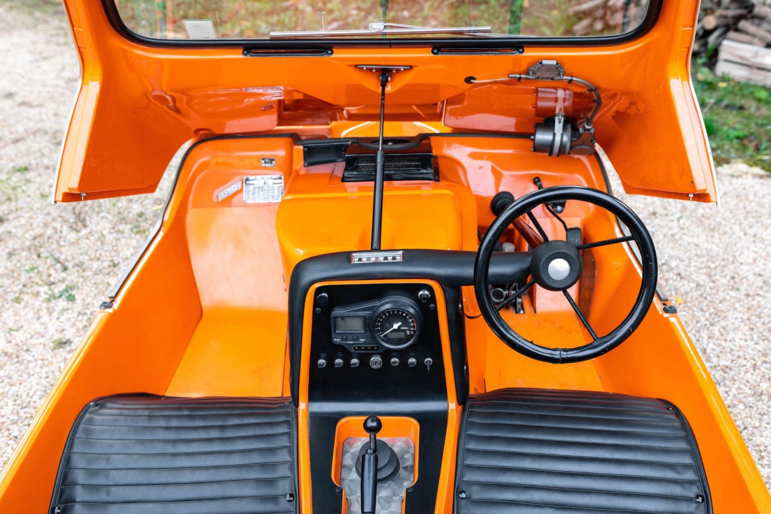 The Super Bond Bug – A 150 bhp Superbike-Powered Three-Wheeler