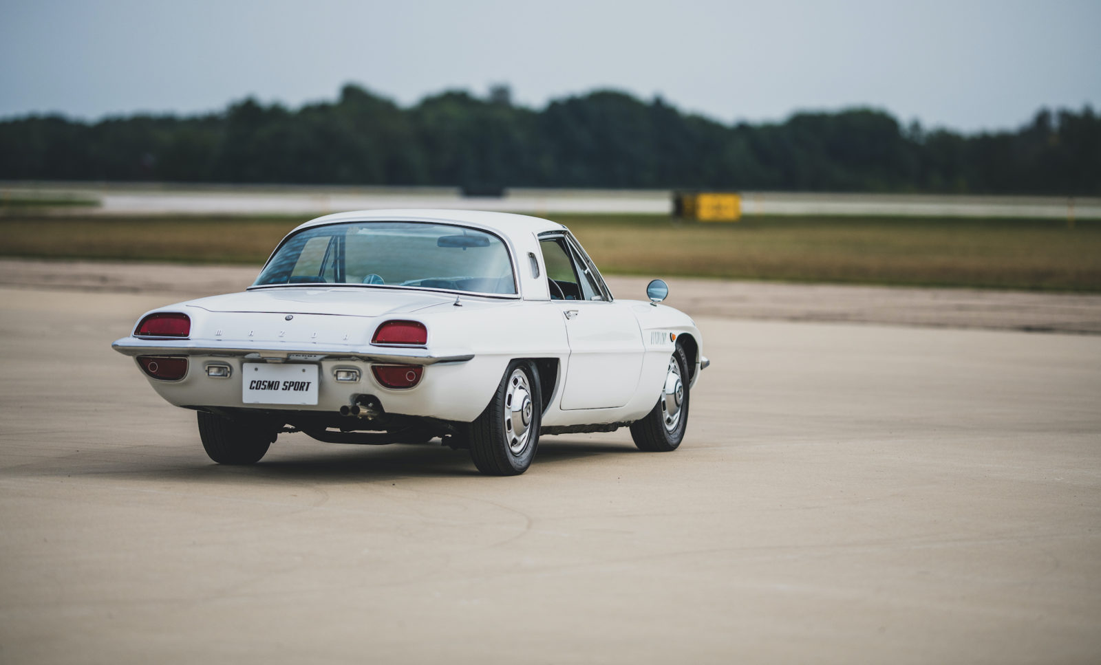 The Mazda Cosmo Sport – The World's First Mass-Produced Twin Rotary ...