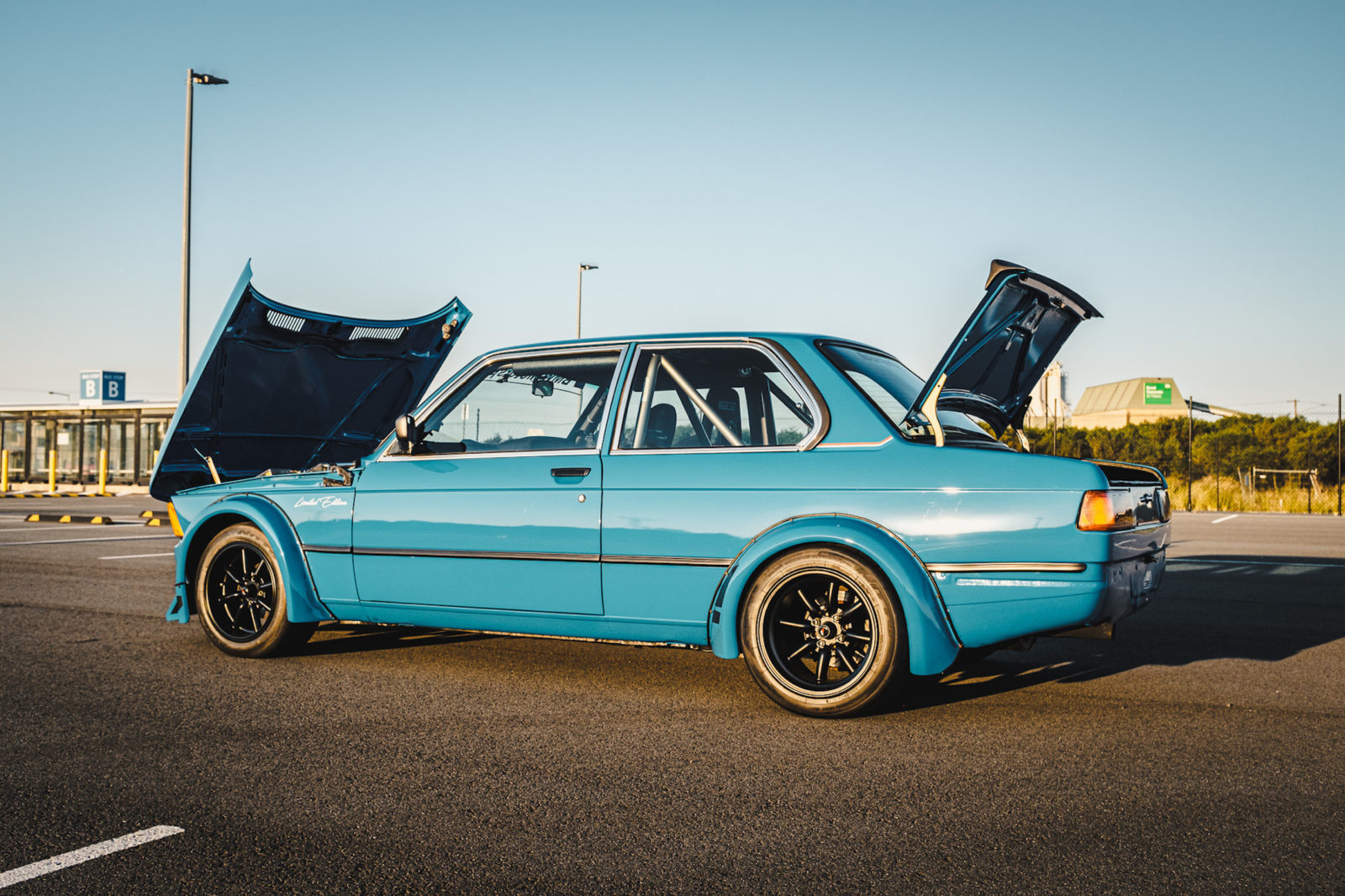 BMW E21 Racer – An Australian-Built Asphalt Weapon