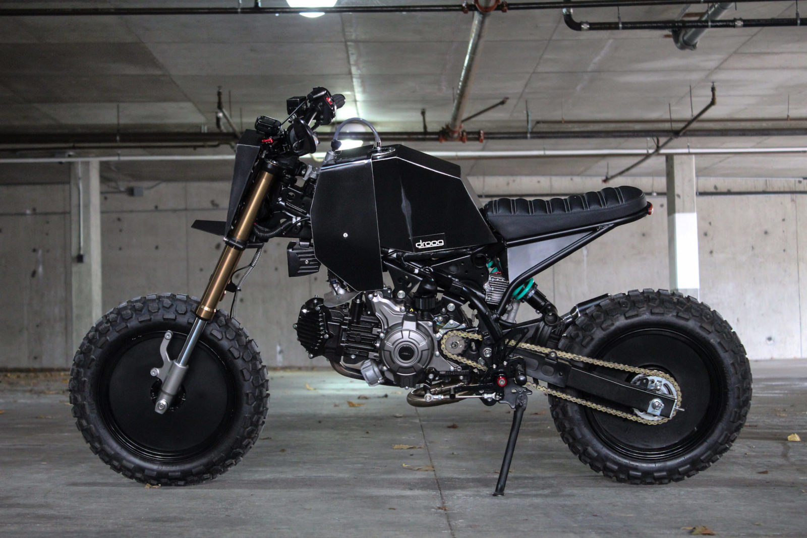 The Droog Moto DM-018 Mini Fighter