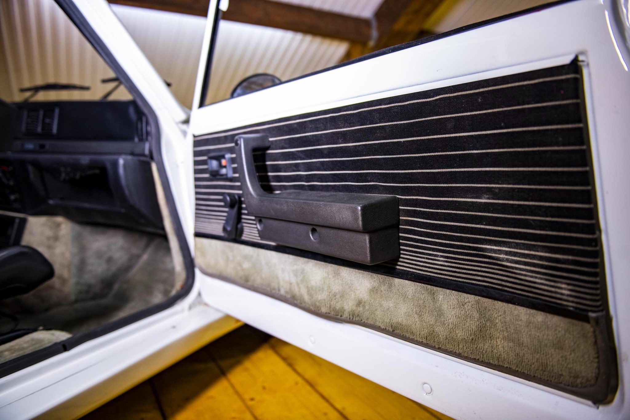 The Renault 5 Turbo – The World's First Mid-Engined Hot Hatch ...