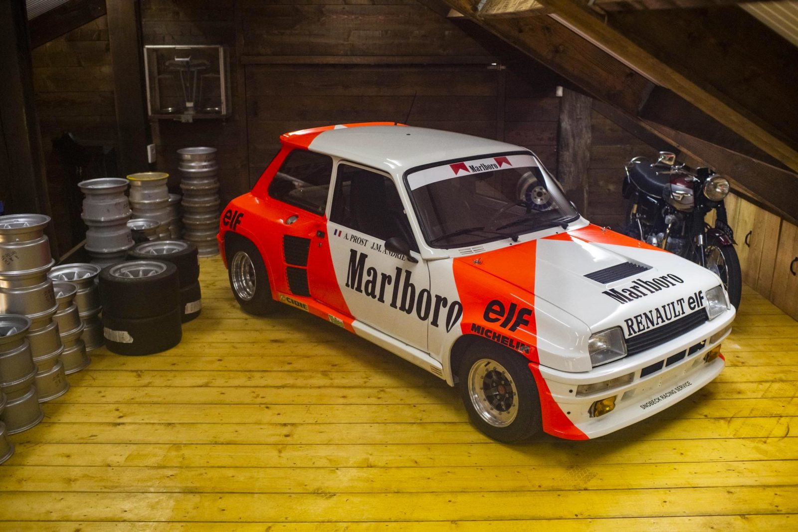 The Renault 5 Turbo – The World's First Mid-Engined Hot Hatch ...