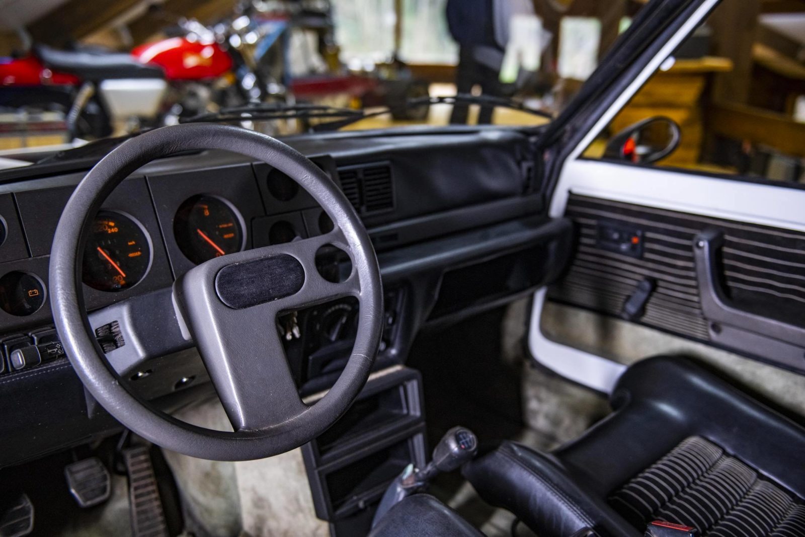 The Renault 5 Turbo – The World's First Mid-Engined Hot Hatch ...