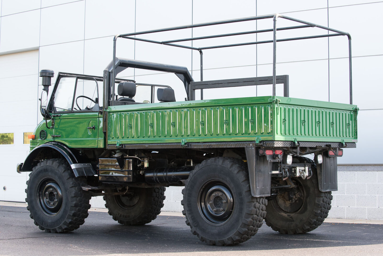 A Modified Mercedes-Benz Unimog 416 – The German Bigfoot