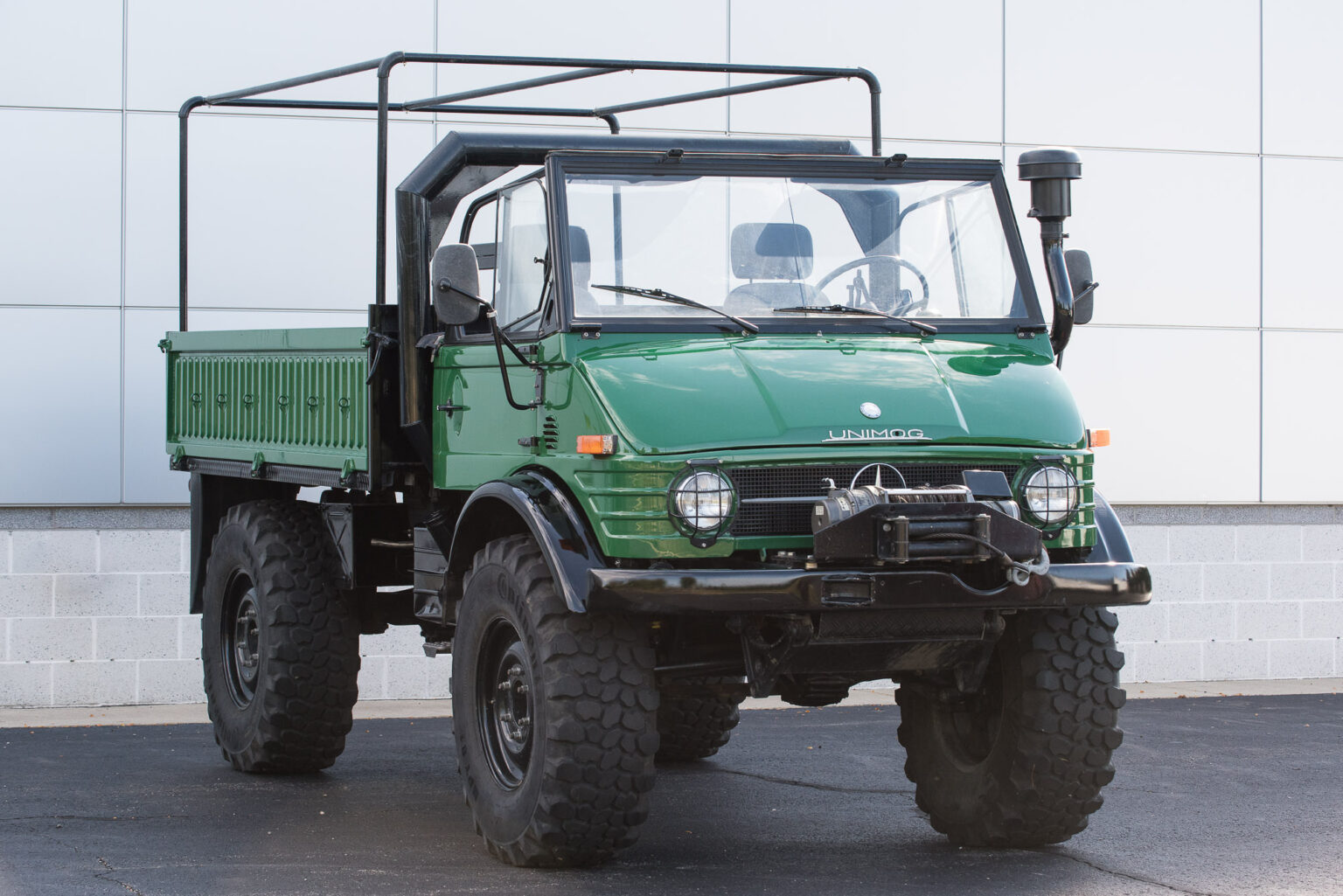 A Modified Mercedes-Benz Unimog 416 – The German Bigfoot
