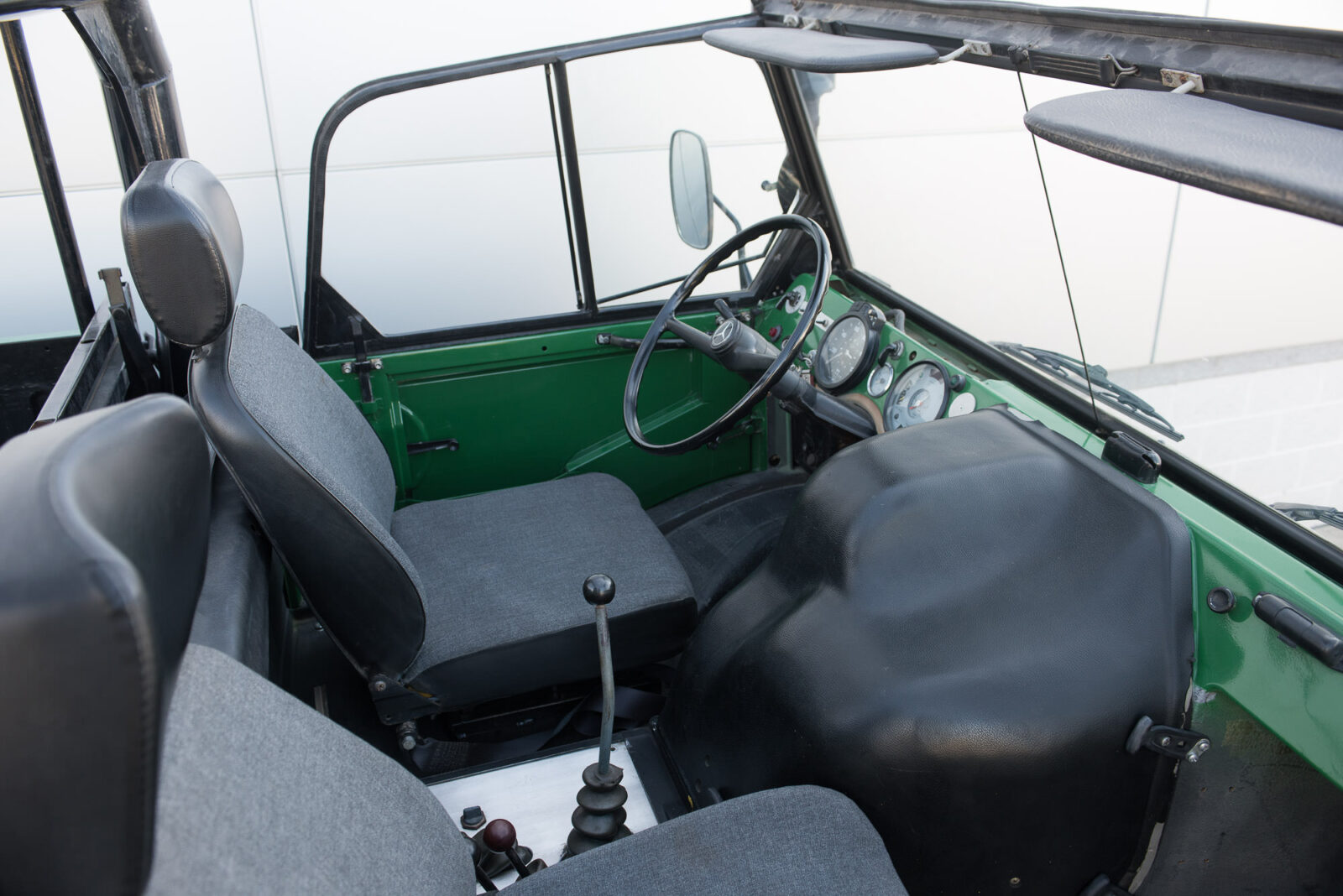 A Modified Mercedes-Benz Unimog 416 – The German Bigfoot