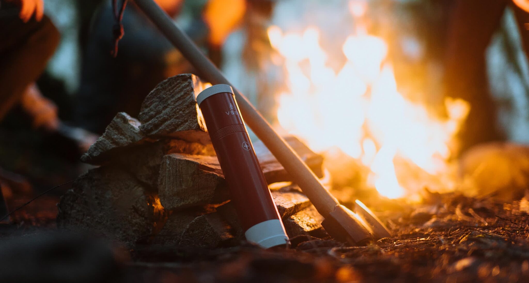 VSSL First Aid - Flashlight First Aid Kit with 46 Medical Essentials ...