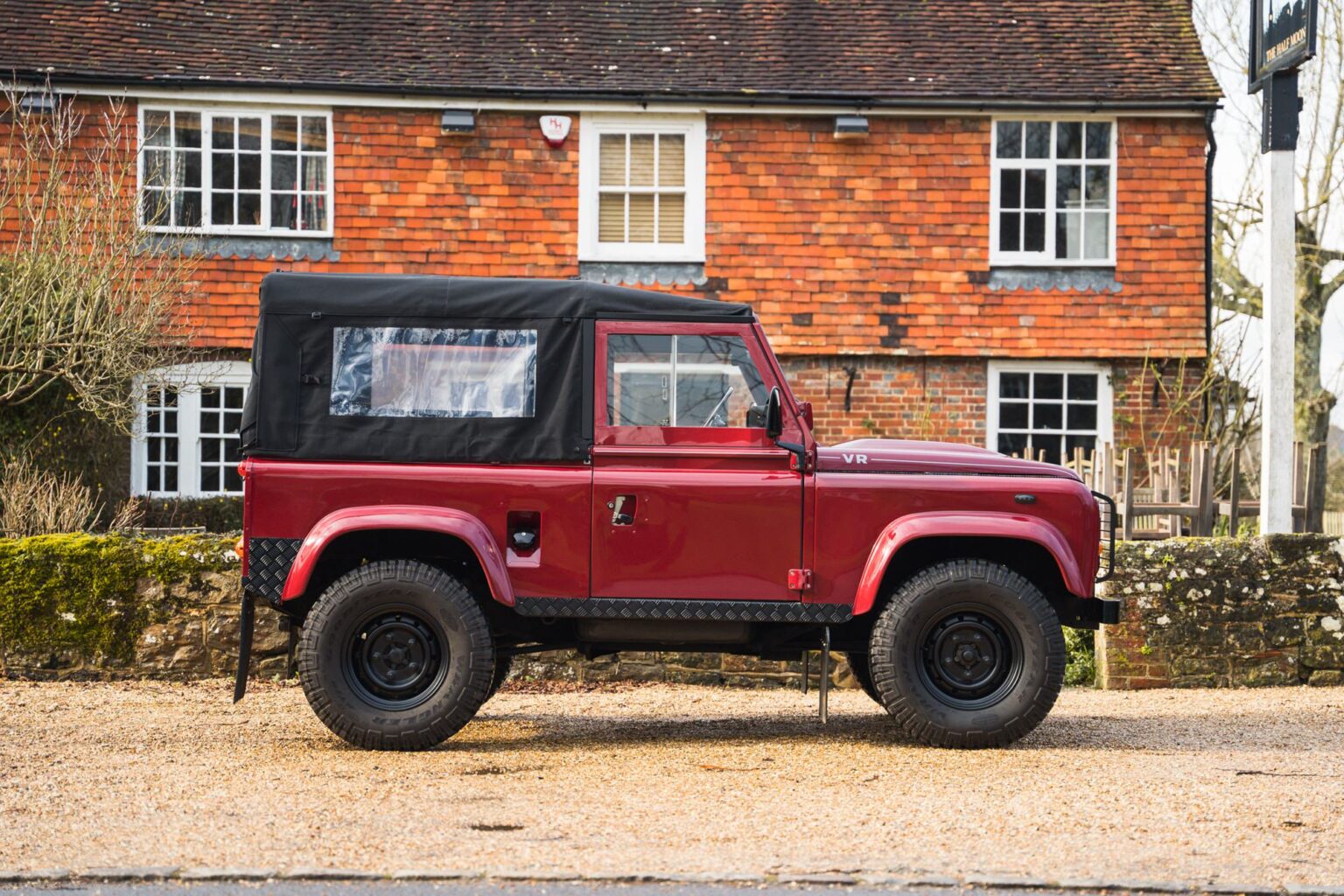 Land Rover Defender V8 – The Perfect Defender 90?