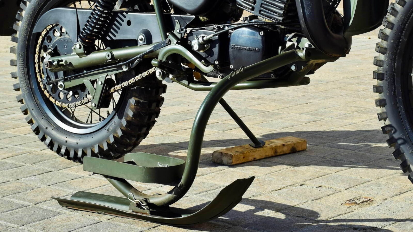 The Husqvarna Model 258 Military – A Motorcycle With Built-In Skis