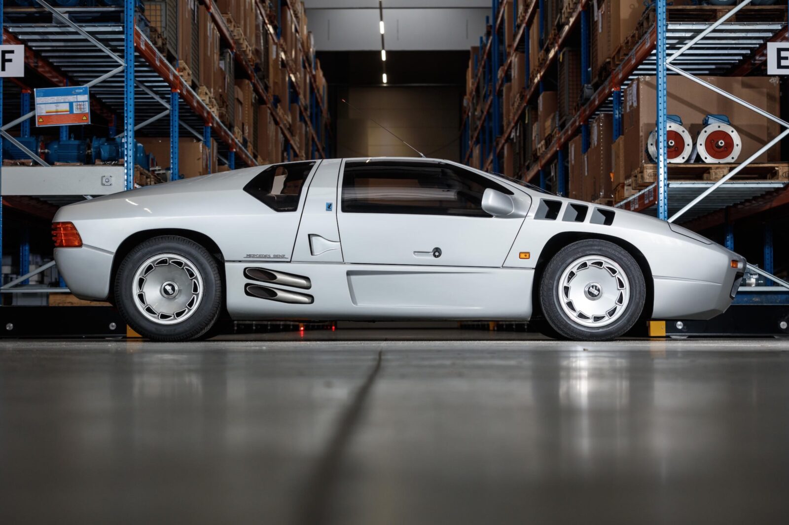 The Isdera Imperator 108i – A Rare Supercar That Almost Never Existed