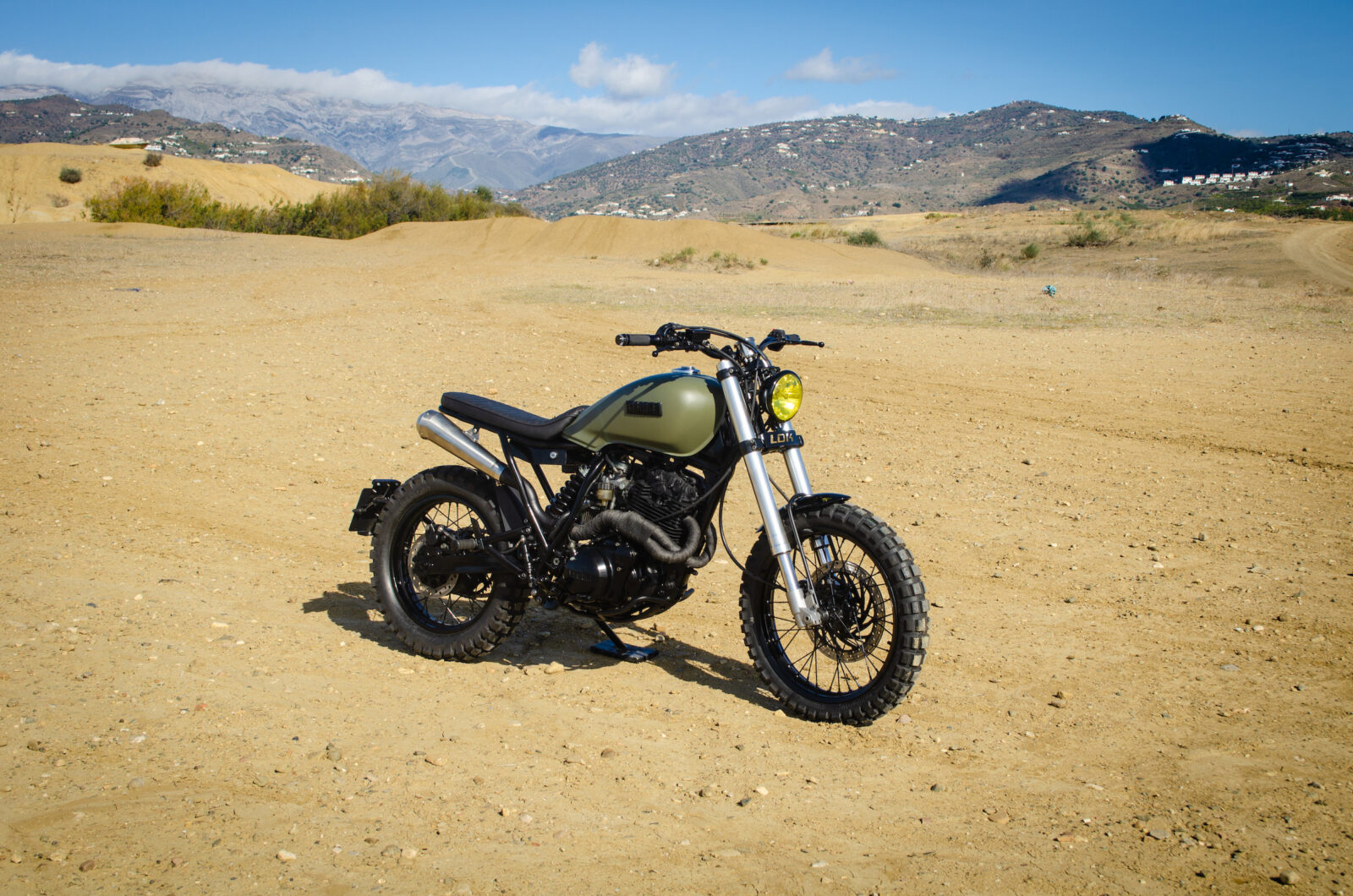 A Custom Yamaha XT600 by Lord Drake Customs