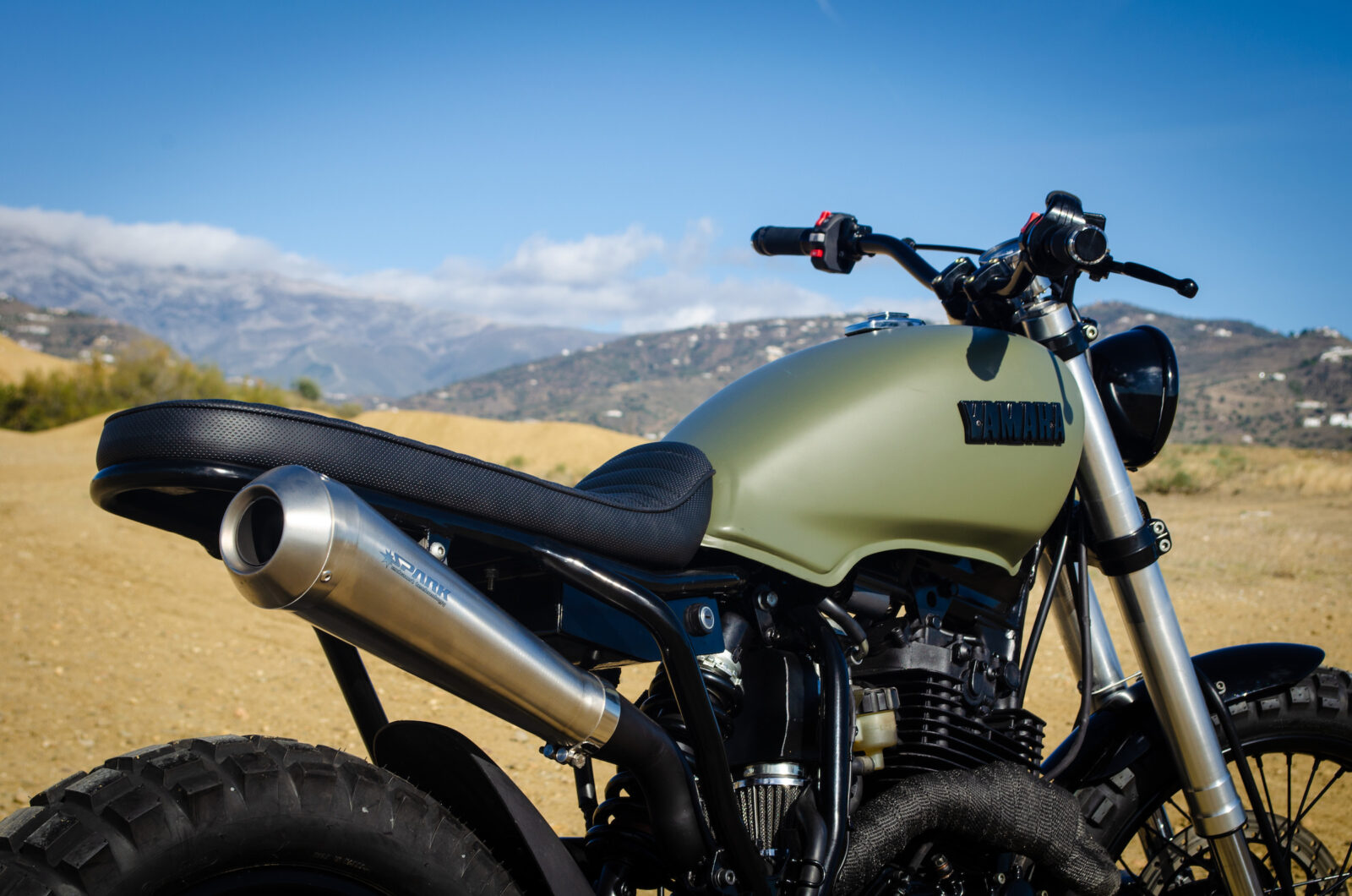 A Custom Yamaha XT600 by Lord Drake Customs