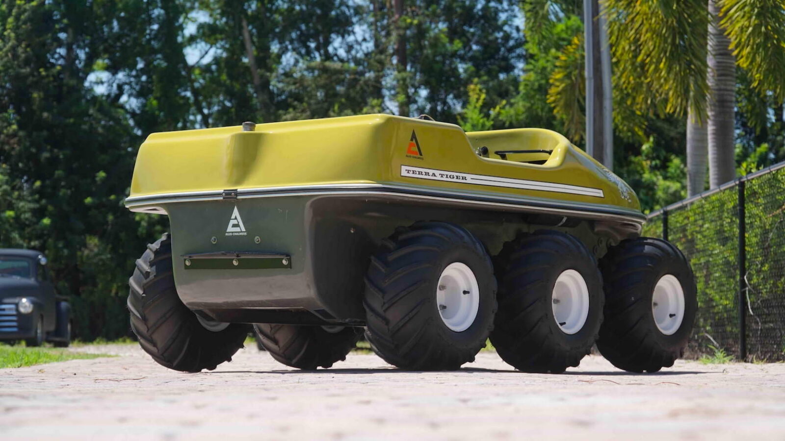 Allis-Chalmers Terra Tiger 6x6 - A Vintage Six-Wheel Drive Amphibious ATV