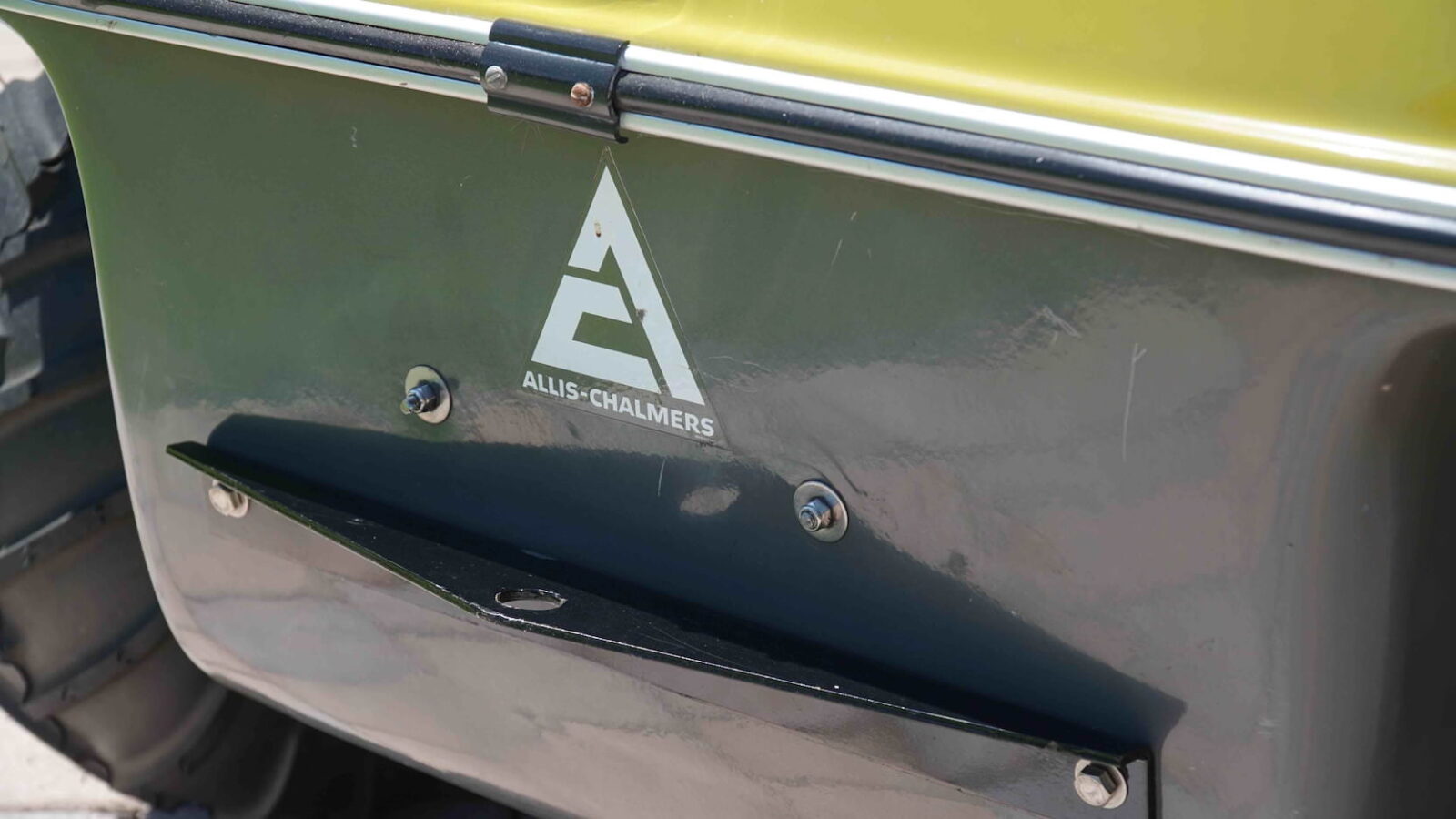 Allis-Chalmers Terra Tiger 6x6 - A Vintage Six-Wheel Drive Amphibious ATV