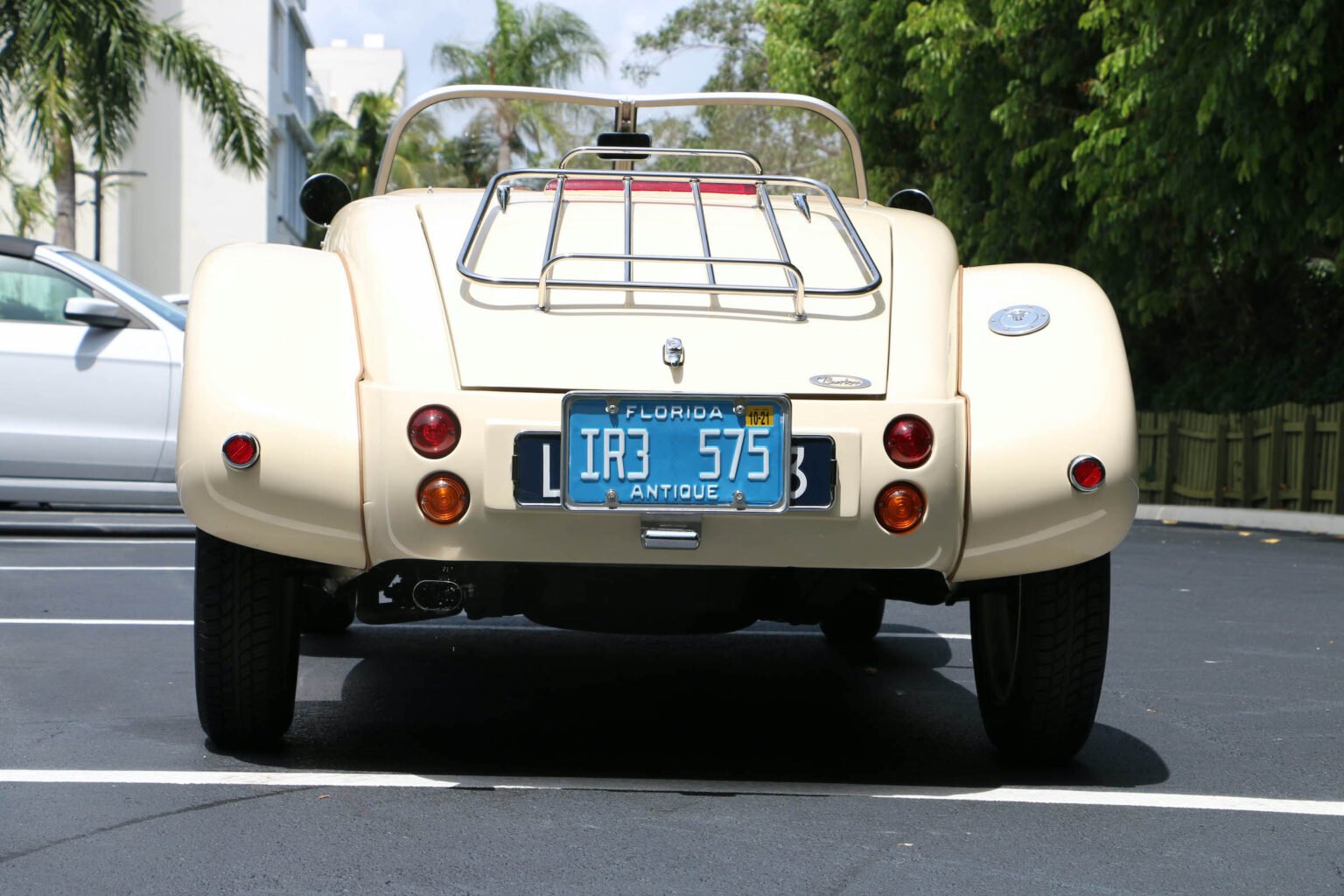 The Unusual Citröen 2CV Roadster by Burton – $10,000 to $15,000 USD