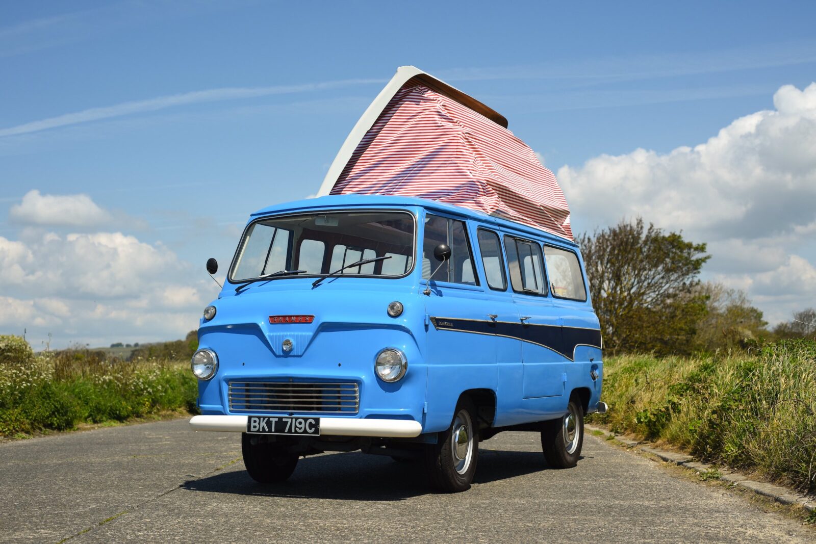 Vintage Vanlife – A Restored Ford Thames 400E Dormobile Campervan