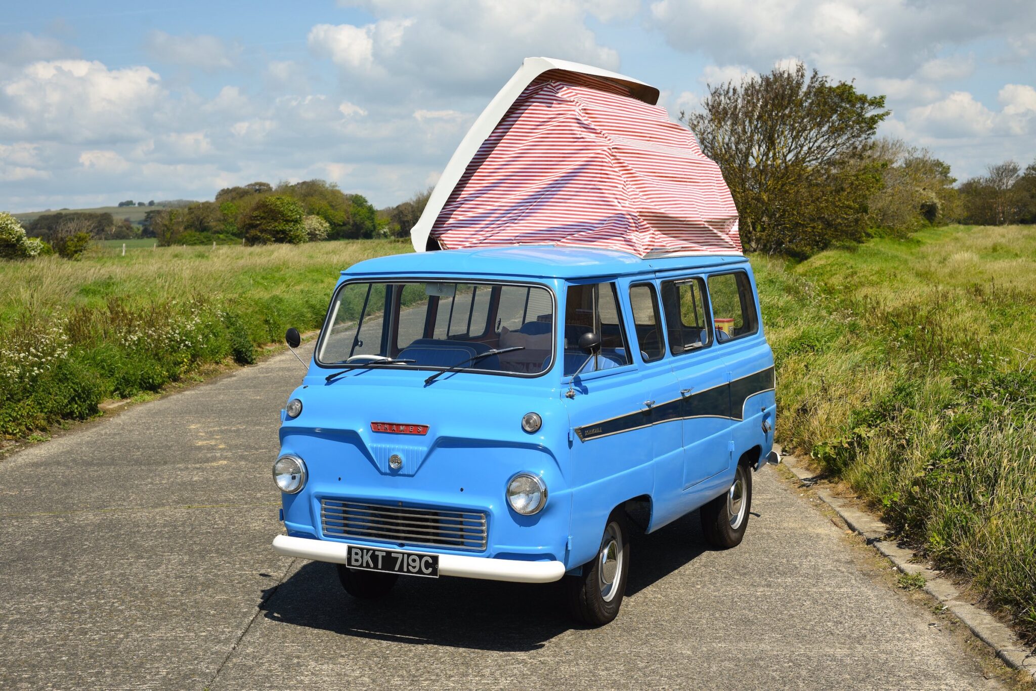 Vintage Vanlife – A Restored Ford Thames 400E Dormobile Campervan