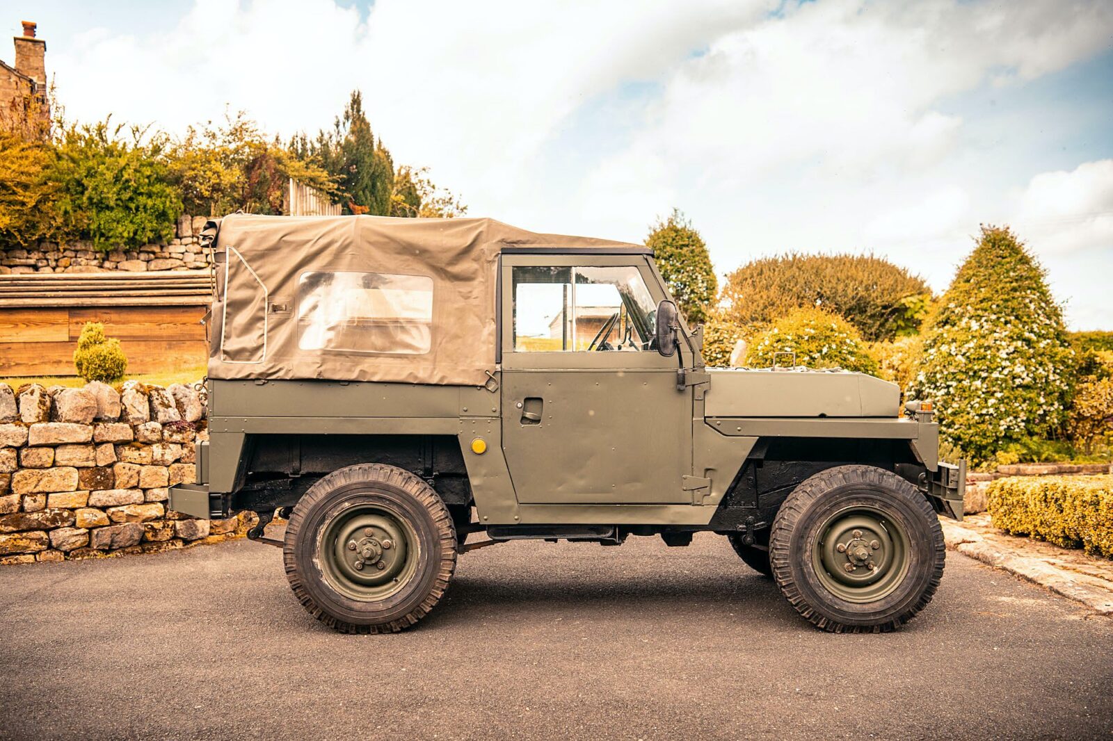 The Unusual Land Rover Lightweight Series 3