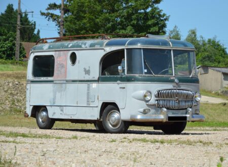 The Vuz Motorcycle Tent - A Tent With A Garage And Space For 3 People