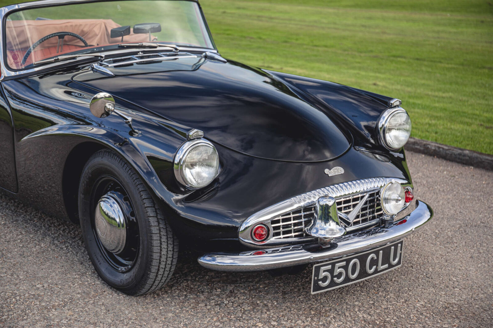 The Daimler SP250 – An Ex-British Police High-Speed Pursuit Car