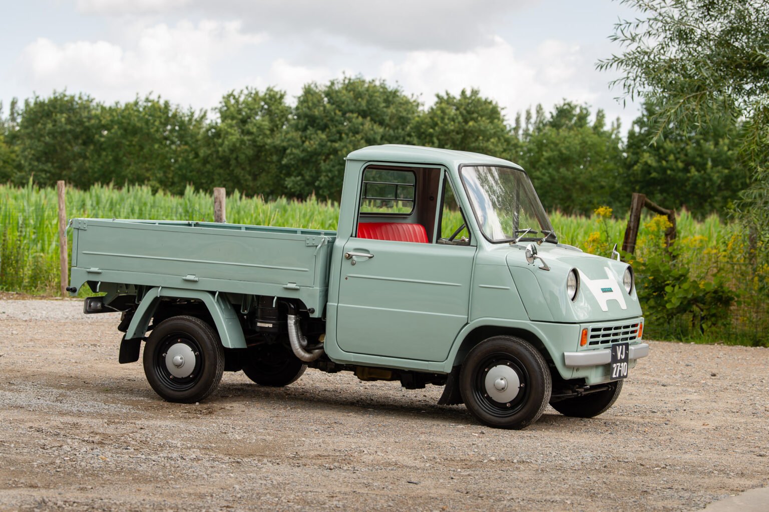 The Honda T500: A Mid-Engined Truck With A 9,000 RPM Redline