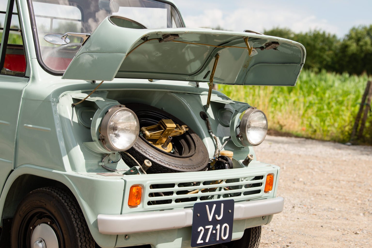 The Honda T500: A Mid-Engined Truck With A 9,000 RPM Redline