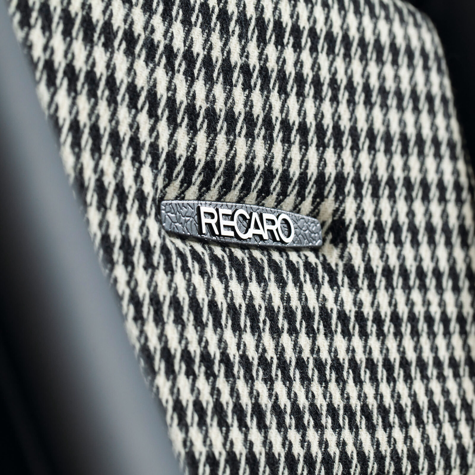 The Recaro Office Class LX: A Retro Automotive Office Chair