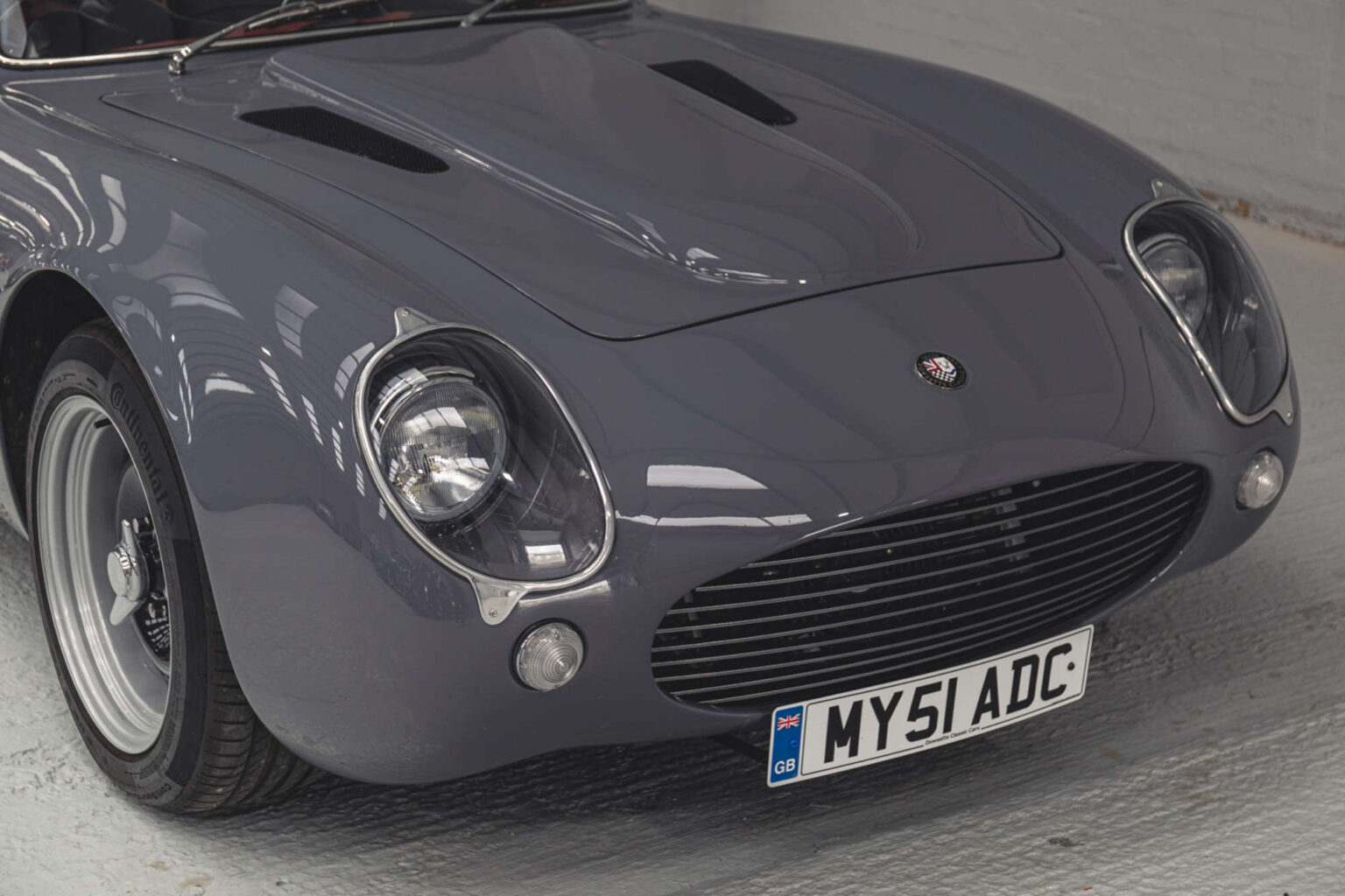 The Dowsetts Comet – This Is The Only Road-Going Comet In The World