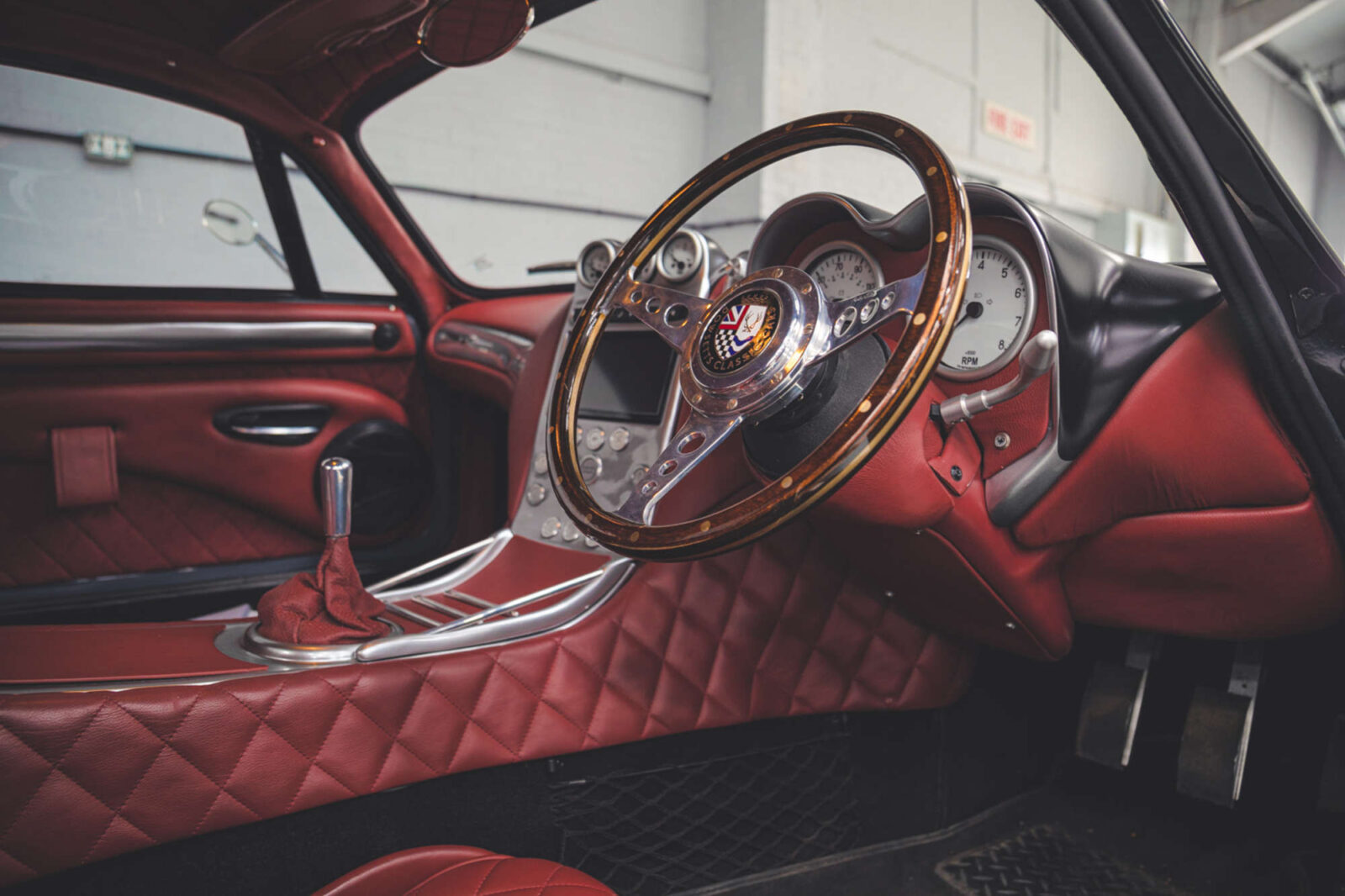 The Dowsetts Comet – This Is The Only Road-Going Comet In The World