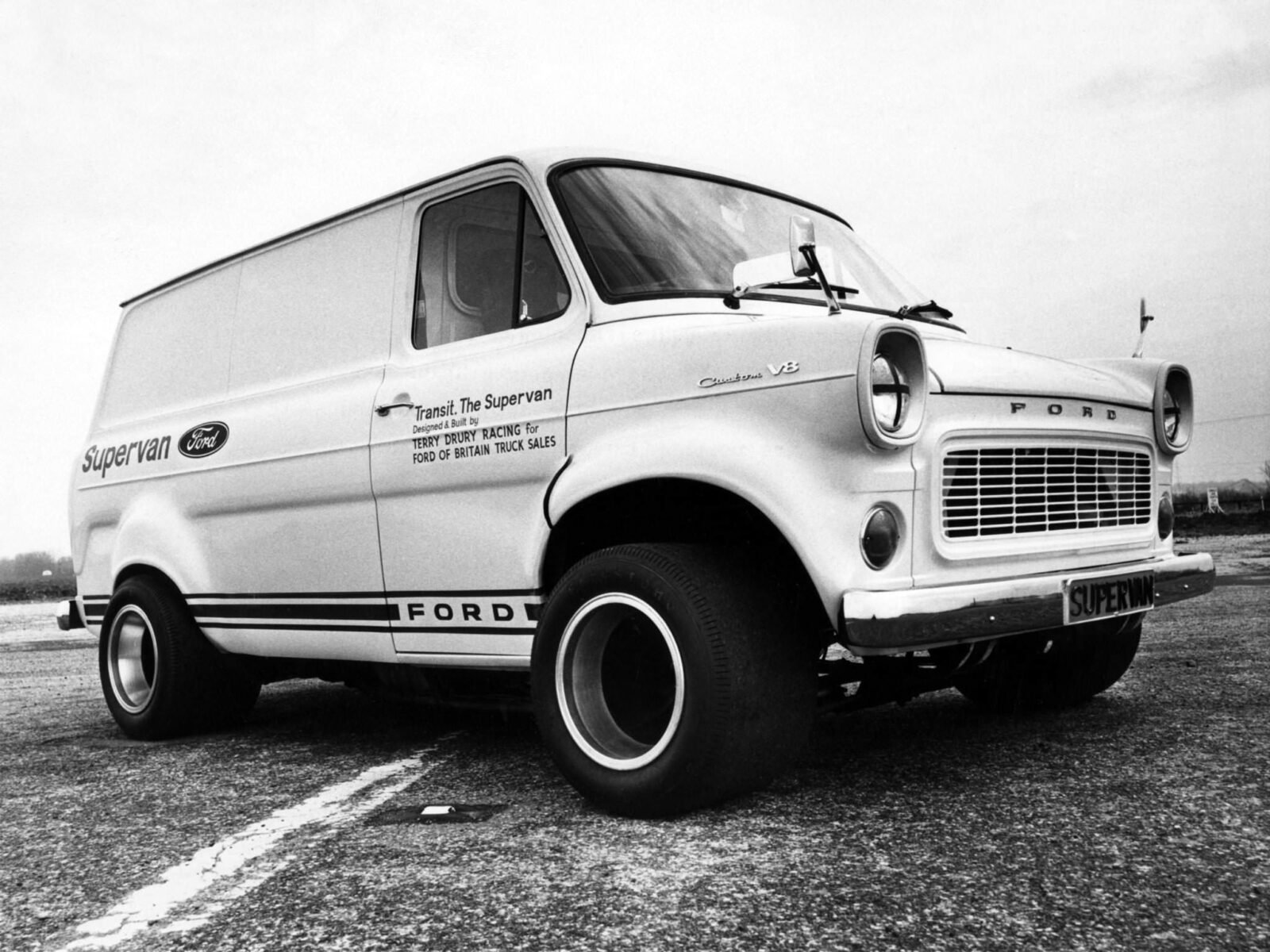 The Ford Supervan – A Van Built On A GT40 Chassis With A 435 HP V8