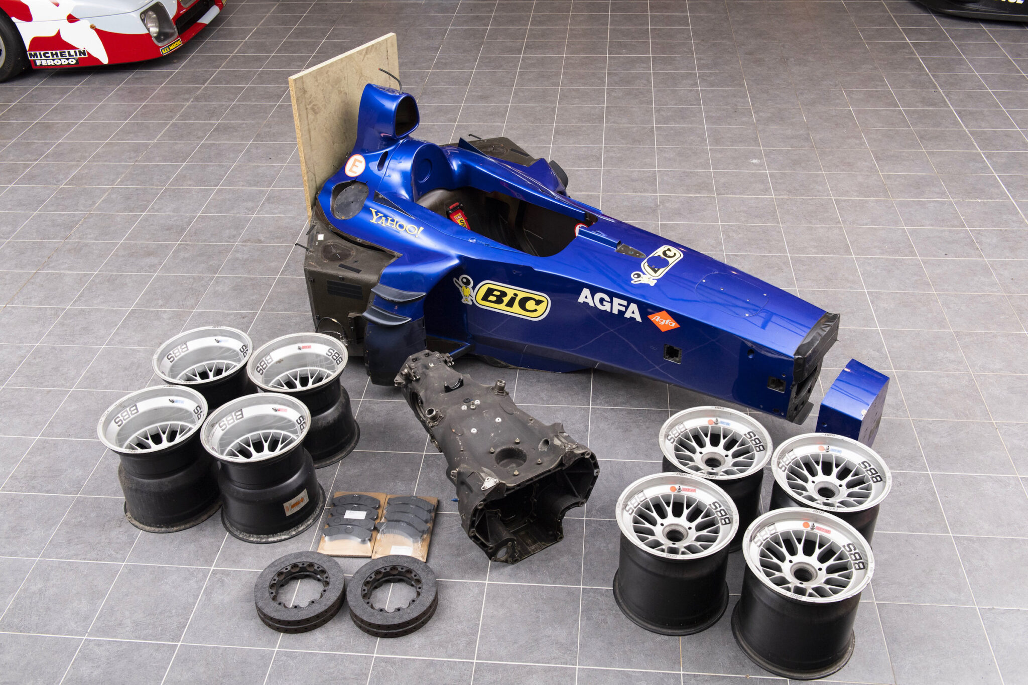 Build Your Own Formula 1 Car: A Prost Formula 1 Chassis, Engine ...
