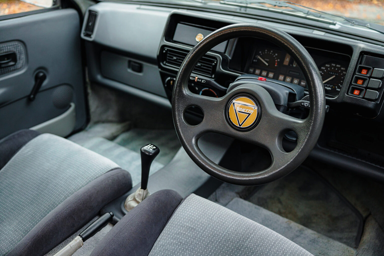 The Rare Ginetta G32 – A Little Known Mid-Engined 80s Sports Car