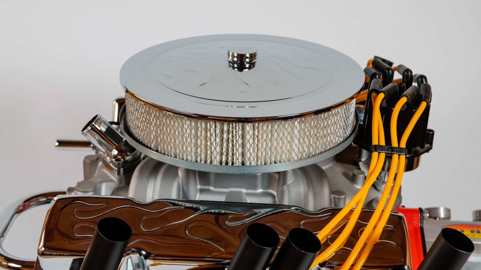 The Hot Rod Grill Barbecue V8