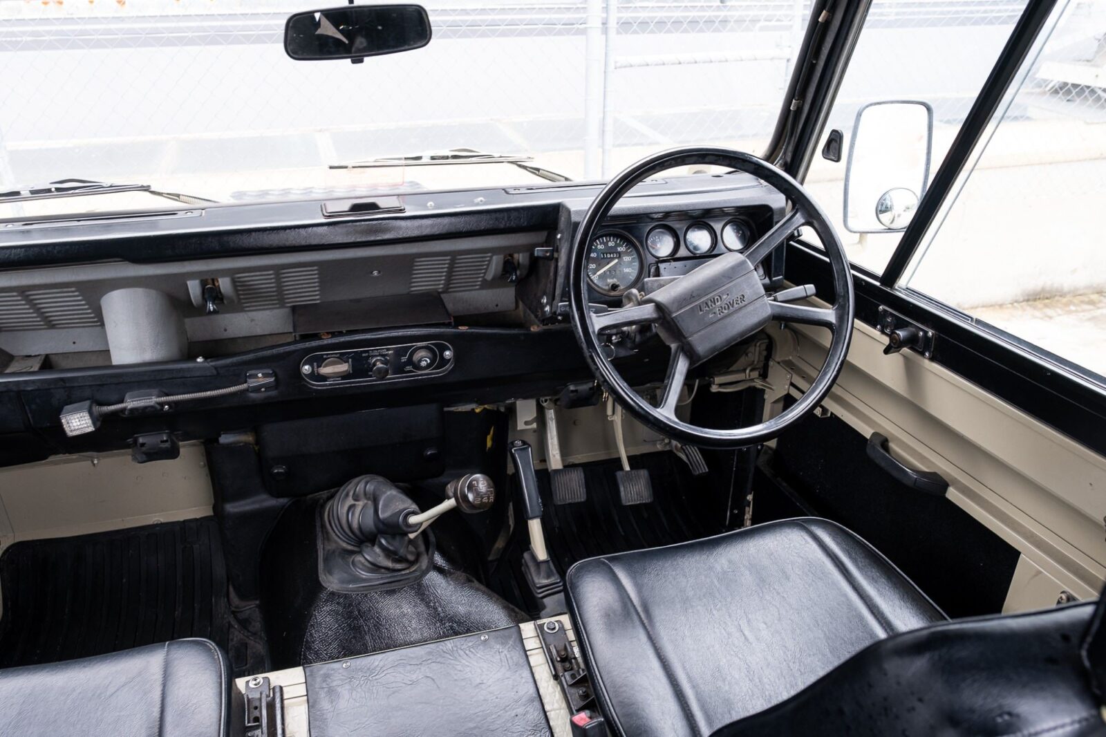 For Sale: An Australian Army Land Rover Perentie – The "Toughest Land ...