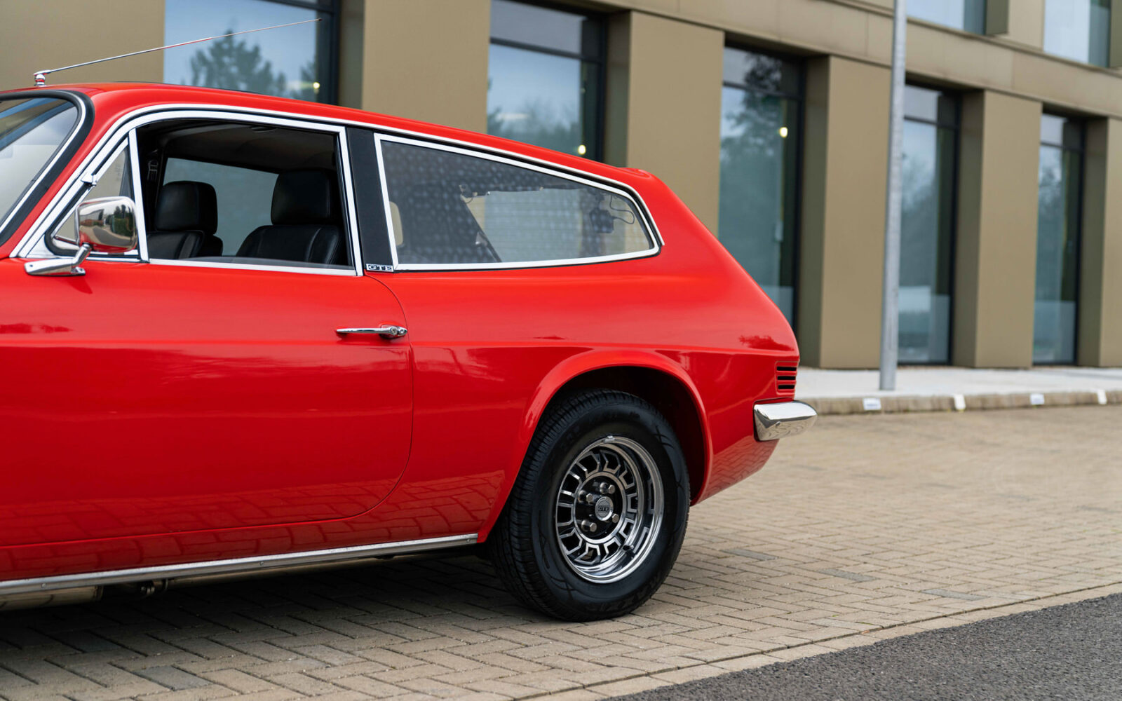 The Unusual Reliant Scimitar GTE
